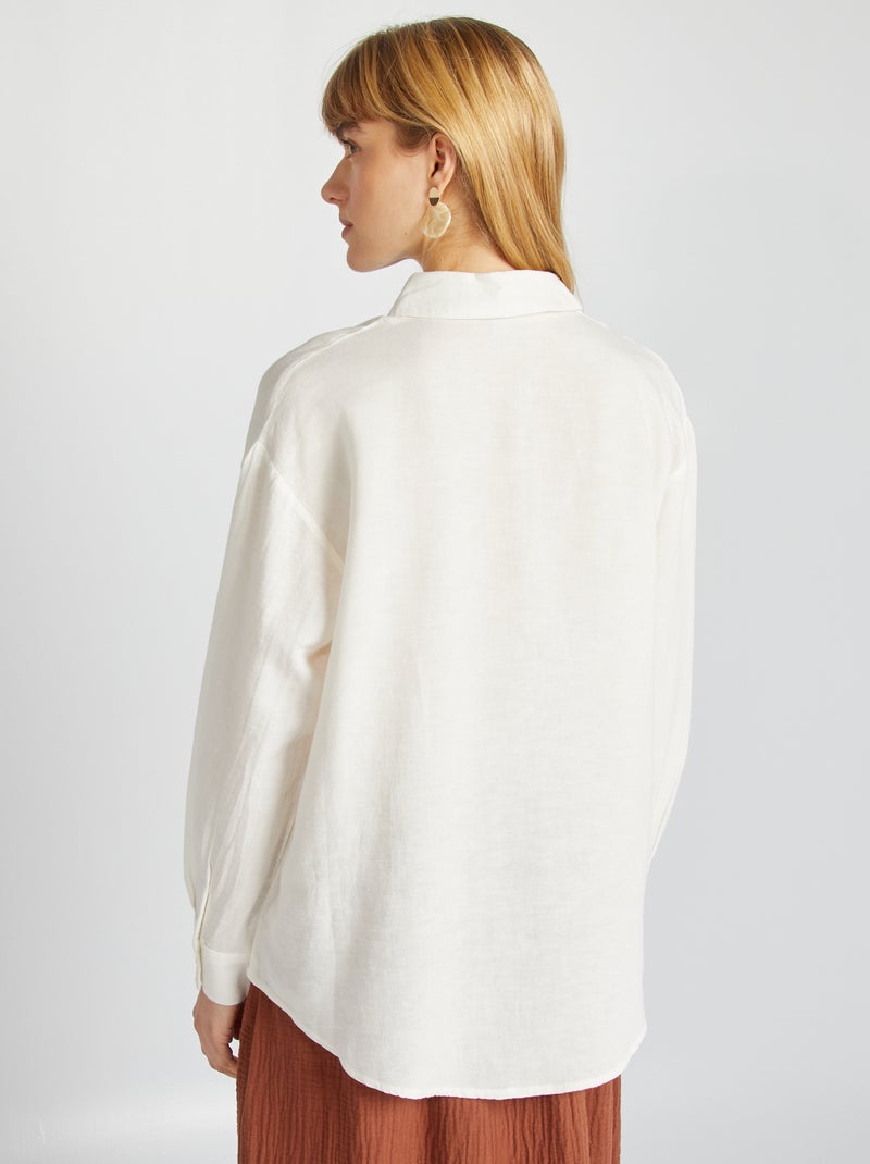 Camisa comprida com bolso frontal com 20% de linho - Branco - Mulher ...