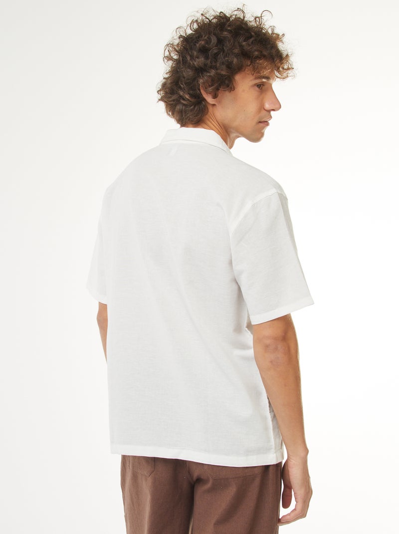 Camisa de manga curta de linho misturado com bordados - Branco - Homem - 22.00€ - Kiabi